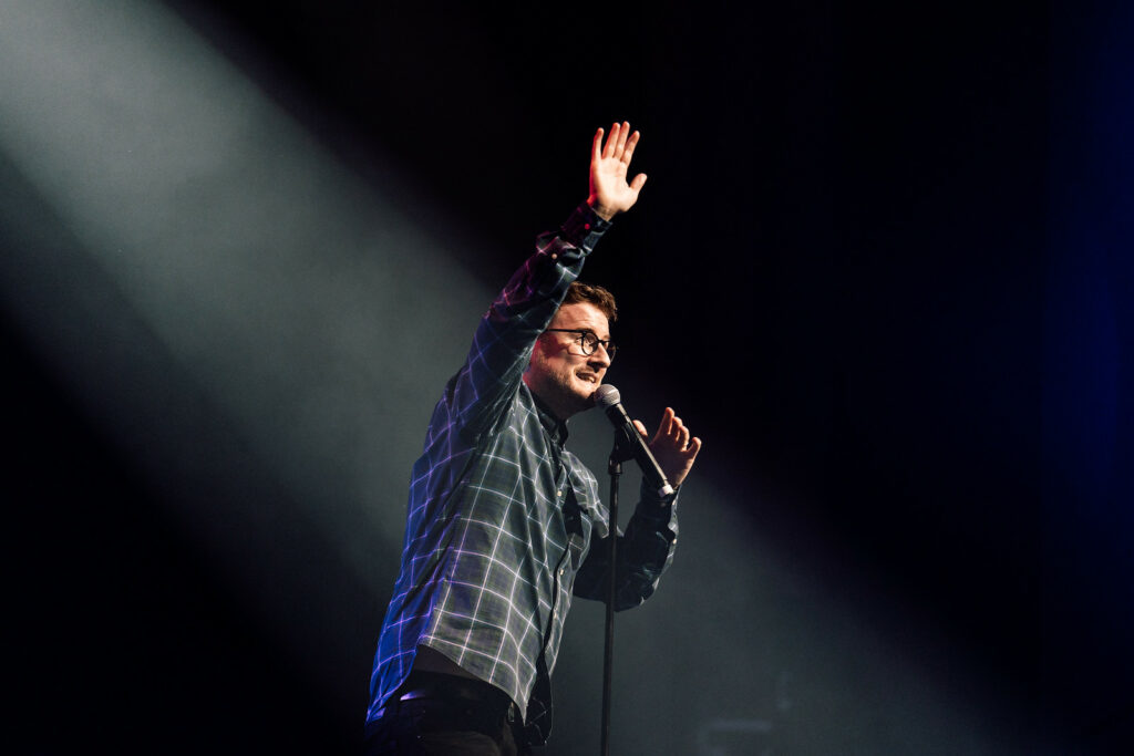 L'humoriste Paul Taylor en tournée au Royaume-Uni