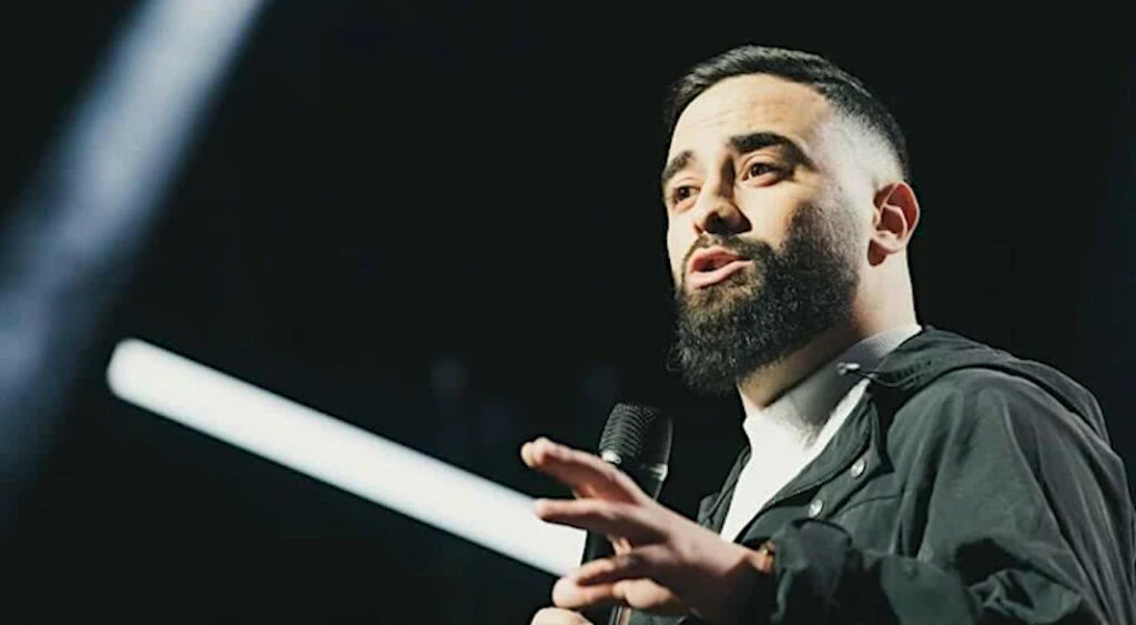 L'humoriste Ilyes Mela sera sur la scène du French It Up Comedy